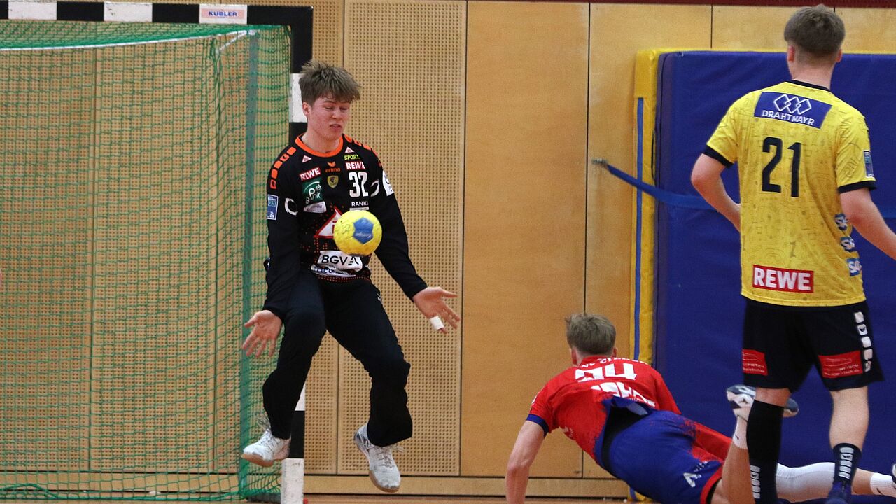 U19-Löwen rupfen die Filder Falken - Die Junglöwen